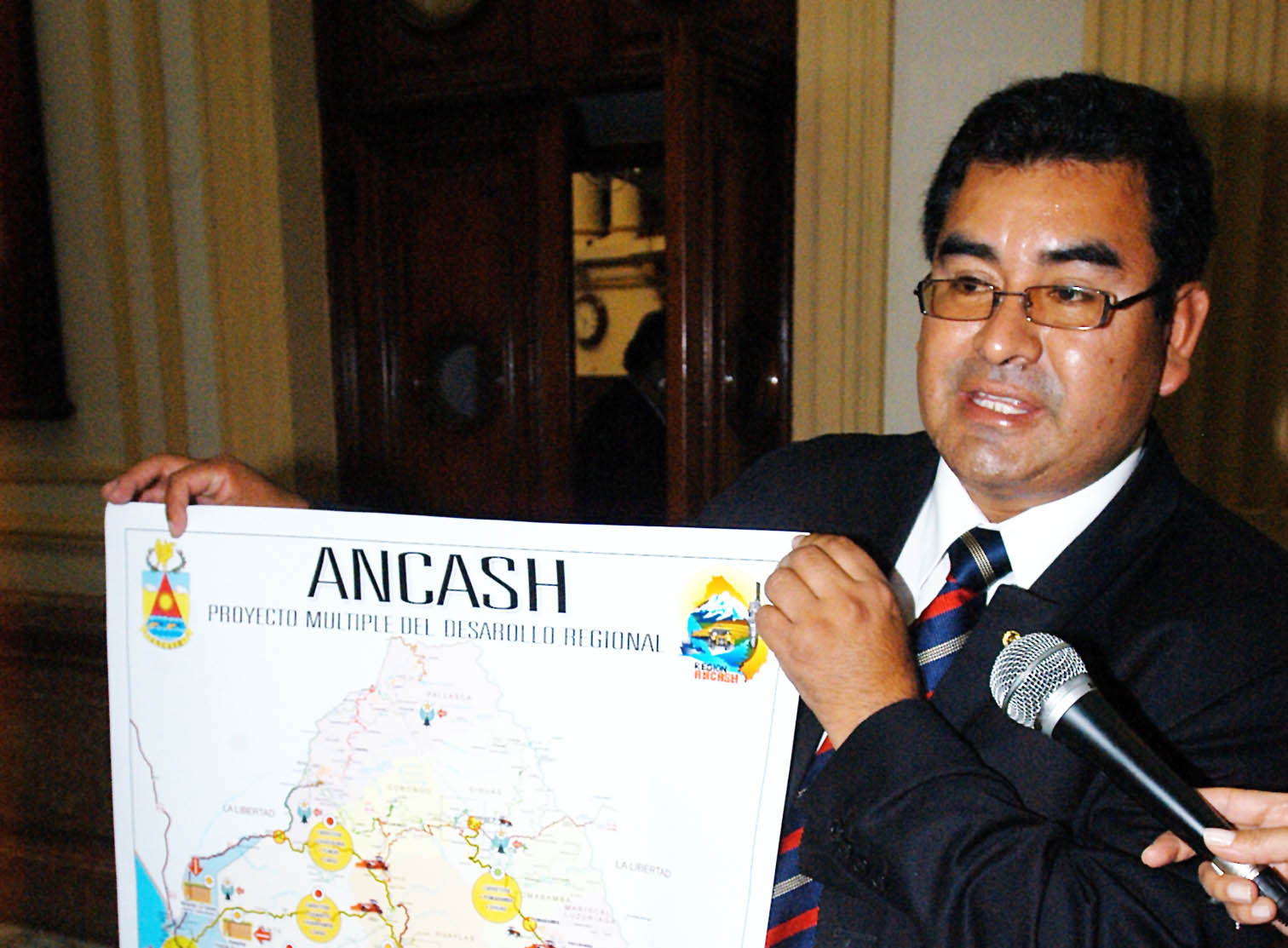 CÉSAR ALVAREZ: :: Sabueso